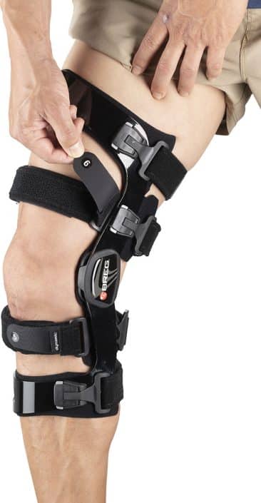 Axiom-D Elite (PCL) Ligament Knee Brace – Breg, Inc.